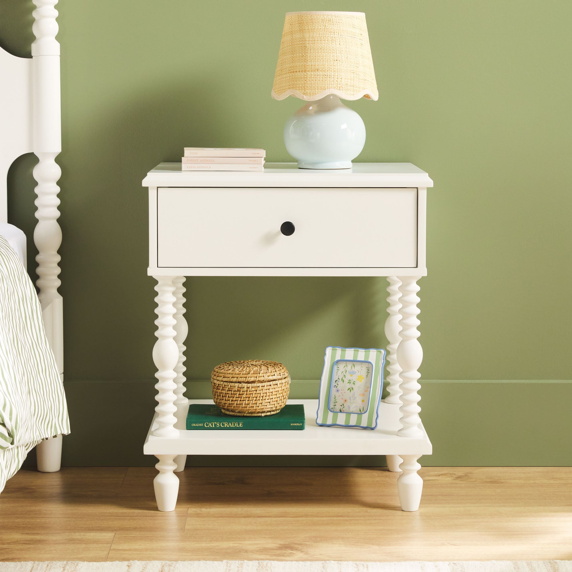 Traditional Vivienne Easy Assembly Solid Wood Nightstand – Walker Edison